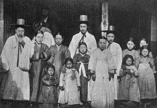 Korean Last Name Meanings & Korean Naming Traditions